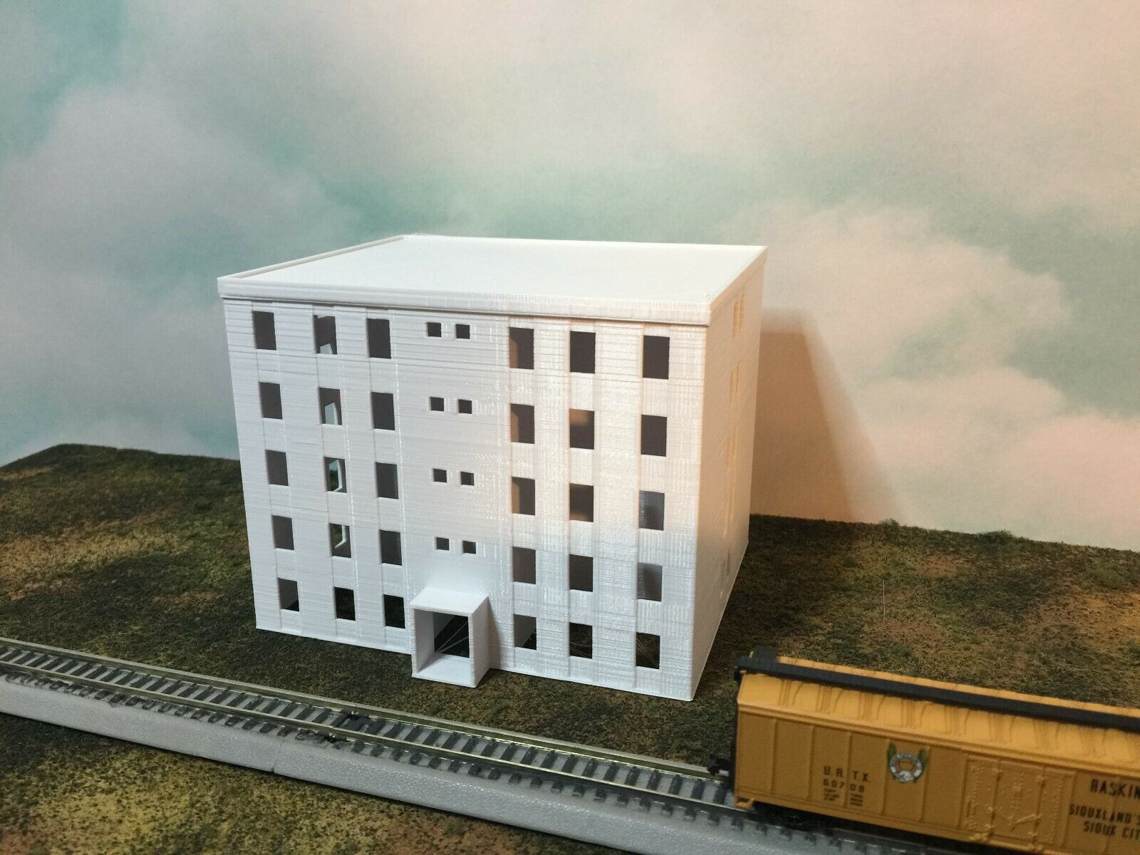 20 Floor OFFICE city LUXURY APARTMENT Building - N Scale 1:160 - Fully ...